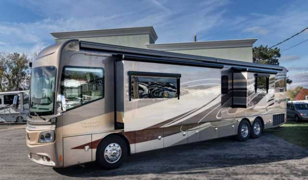 Top 10 Most Luxurious Coaches in the World | National Coach Network