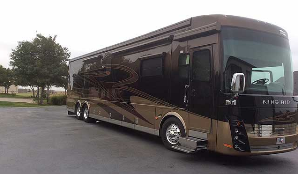 Top 10 Most Luxurious Coaches in the World | National Coach Network